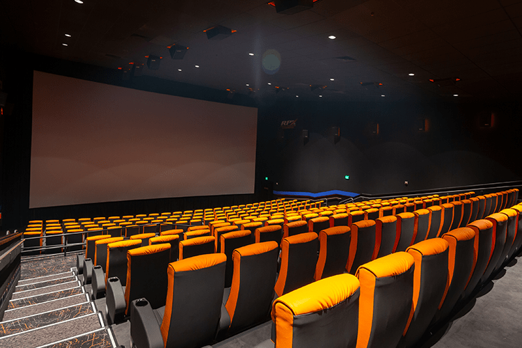 regal-auditorium-and-seats – Noticias de Cine